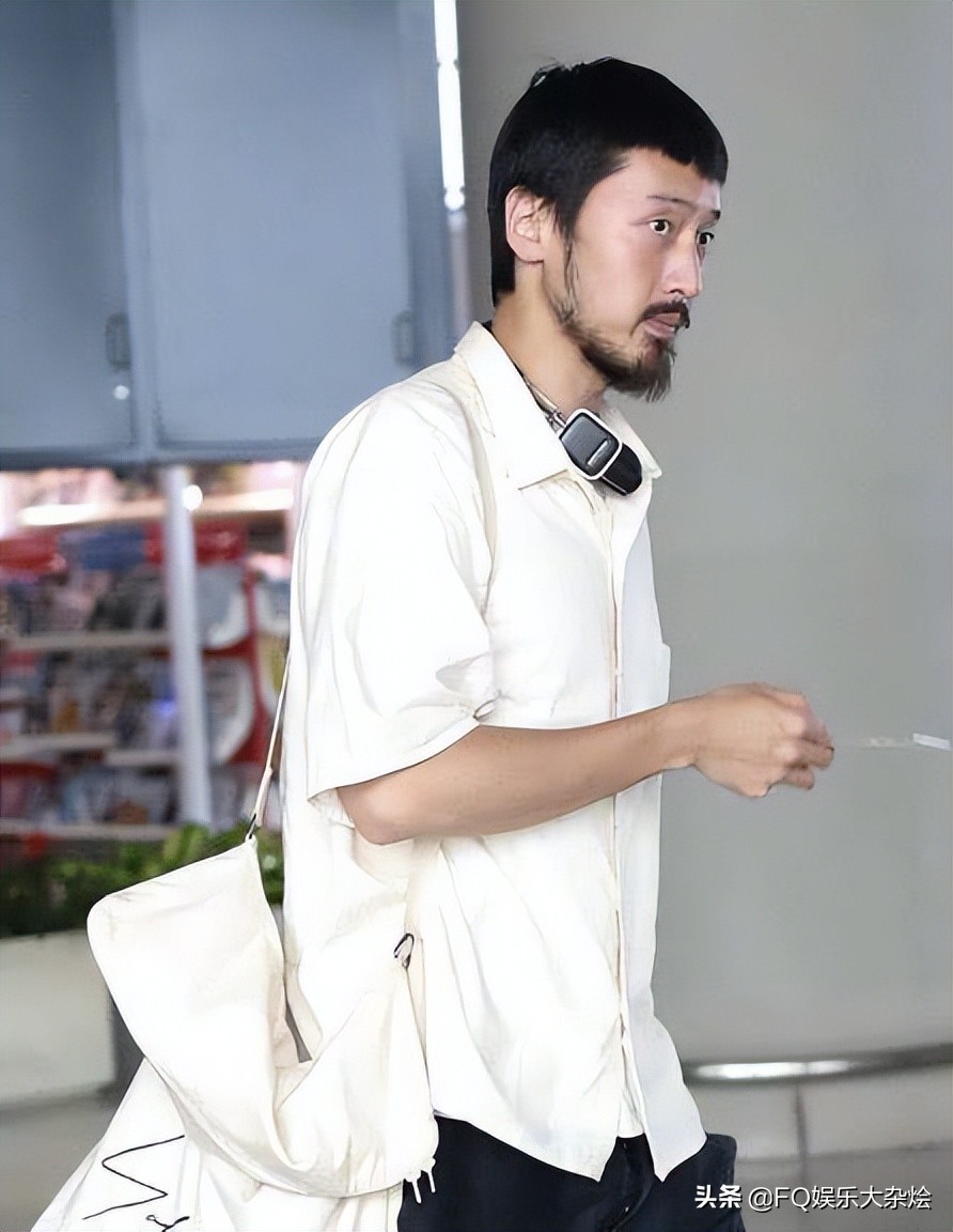The street is shocked to see the "magic of Guan Gu" eating barefoot?The ...