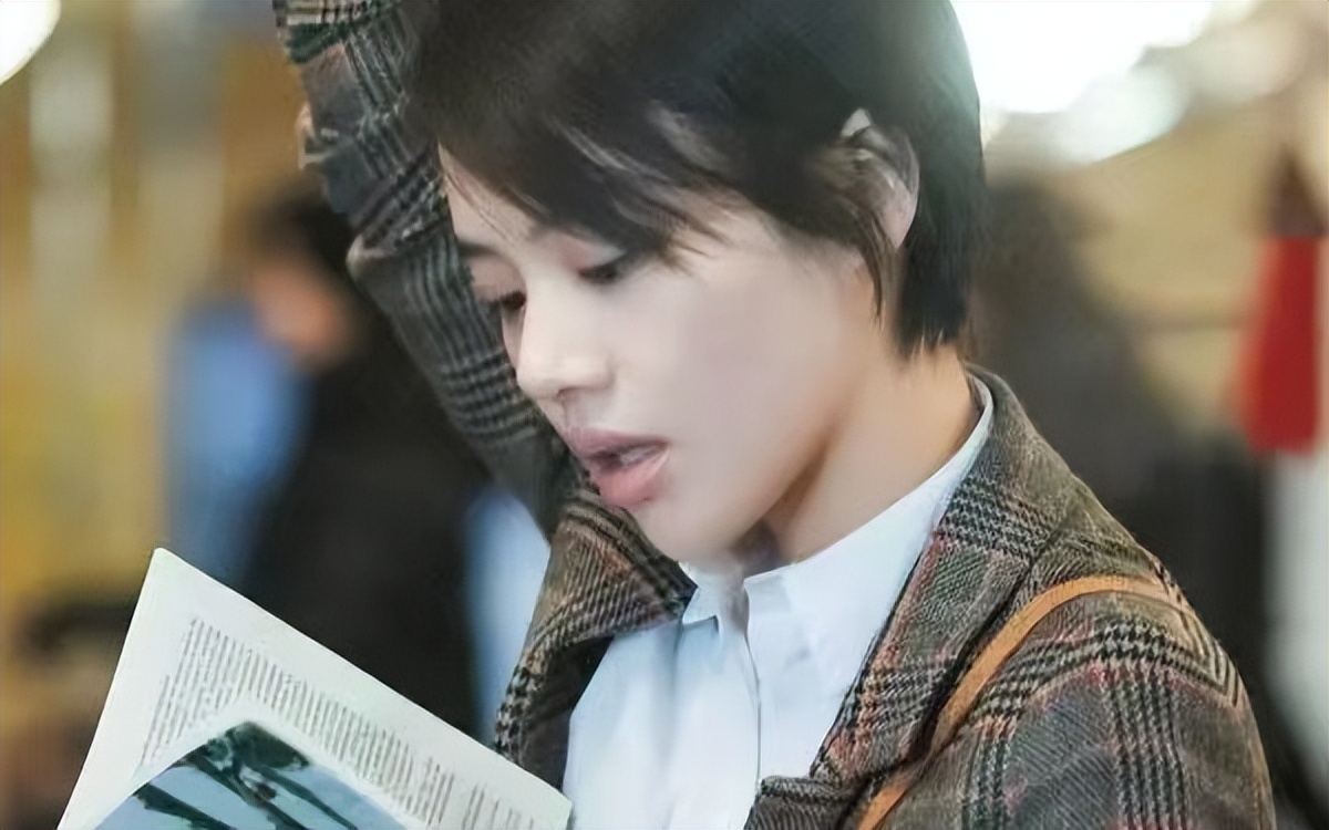 Actress driving retrograde and throwing garbage: won the Golden Horse ...