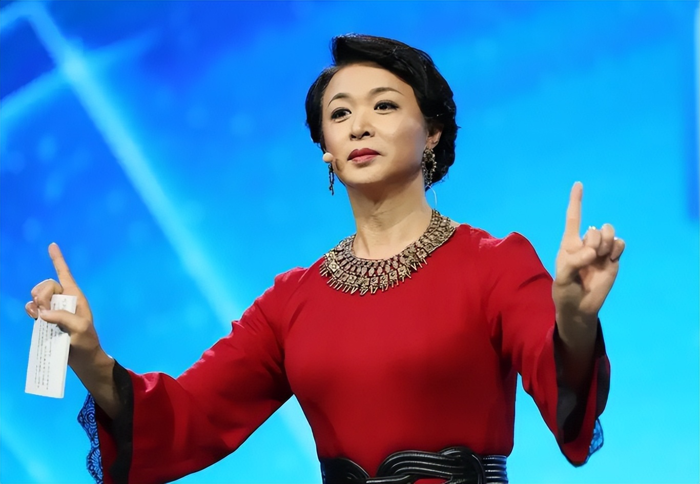 Zhou Xun is an actor, and International Zhang is just a star! Jin Xing ...