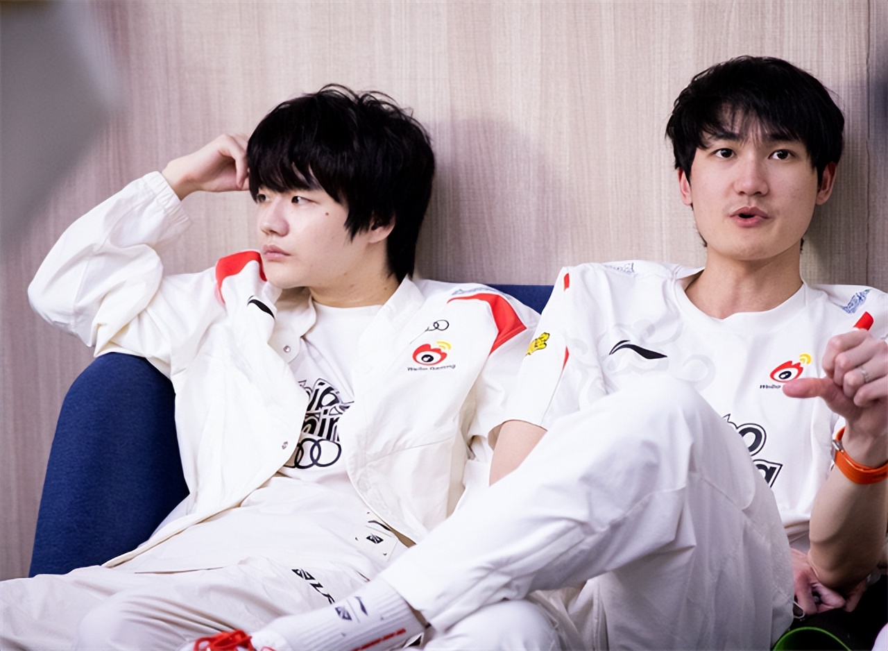 Only 111 days after joining WBG, Xiaohu has already signed 600 copies. No wonder he was shot 3:0 ...