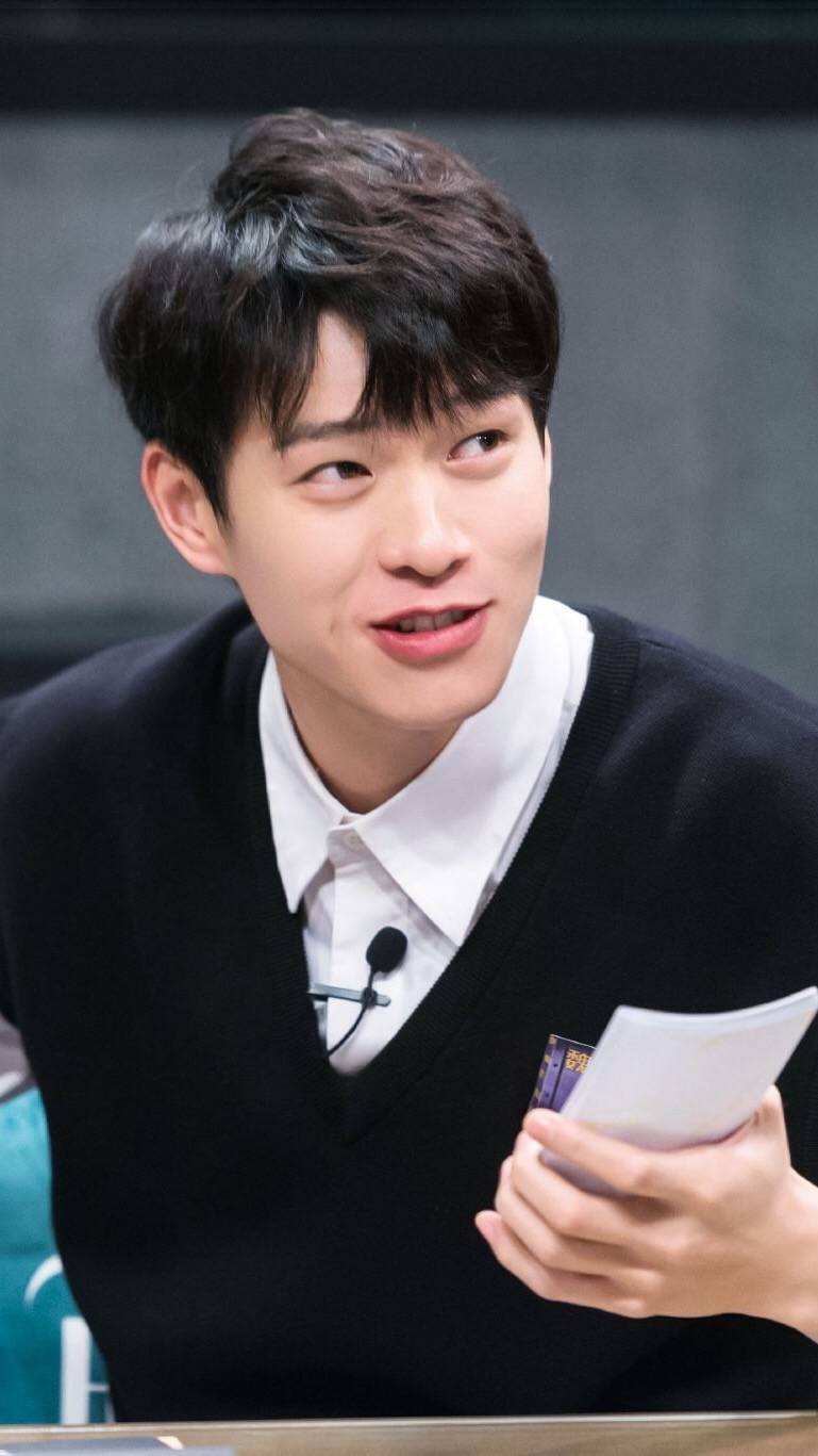 Wei Daxun, Zhao Lusi, Yu Shuxin, Luo Yunxi, Ren Min, Wu Jinyan, etc ...