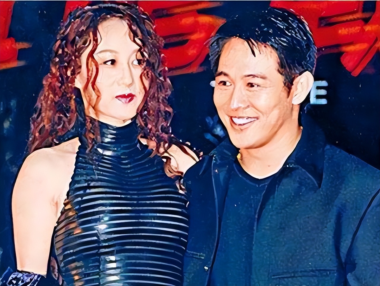 Jet Li posted a recent photo of his wife, 61-year-old Li Zhifa looks ...