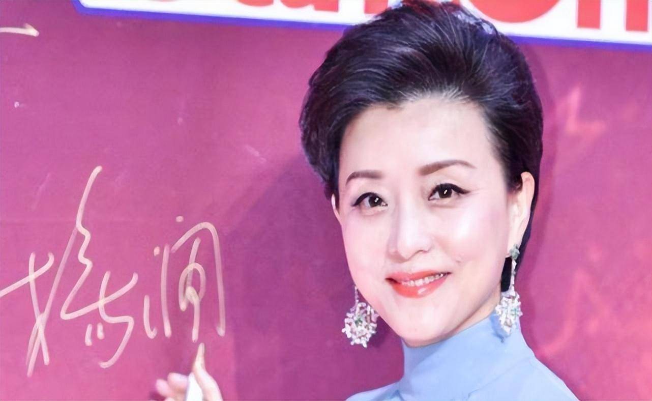 After the divorce, Yang Lan turned around and married a 200-pound rich ...