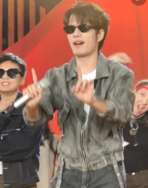 Zhang Yanqi's funny moments in "Flowers Bloom" revealed! Wang Han ...