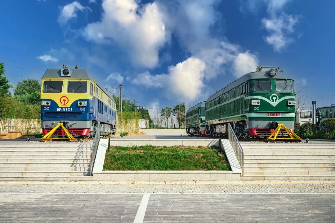 More than 200 people can stay!Come to the "Train Camp" to check in! - iNEWS