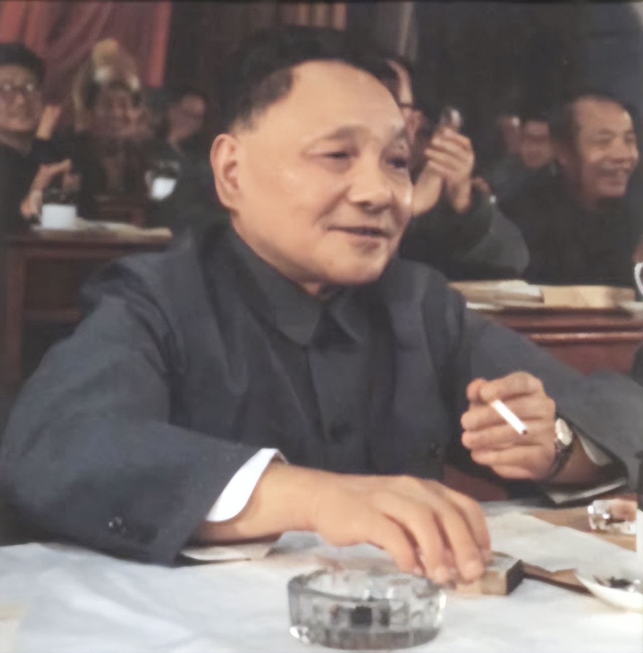 Nie Rongzhen: Deng Xiaoping cannot retreat completely, only he can hold ...