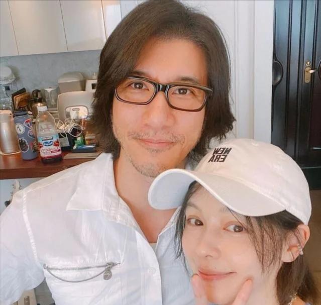 Xu Ruoxuan revealed that the lyrics of "Mask" are quite meaningful, and ...