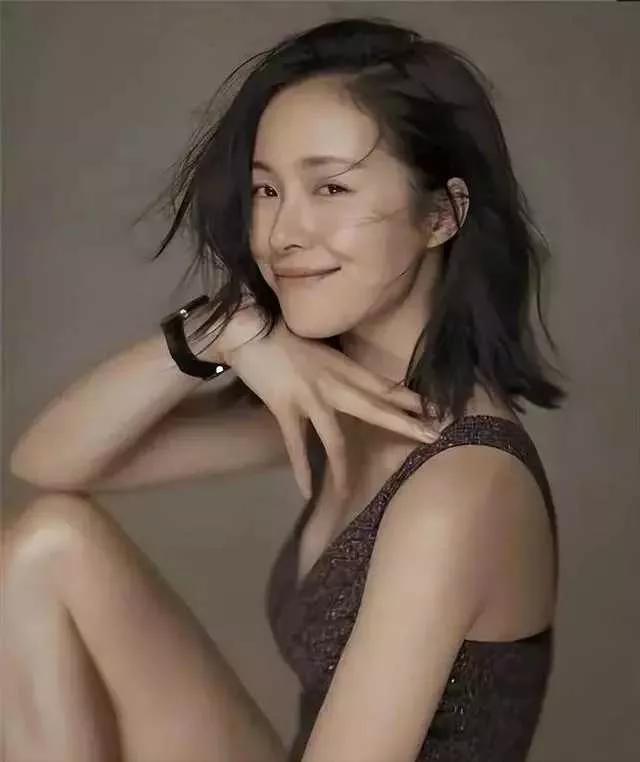 Jiang Yiyan's Journey in Social Circle: Across a Pile of Men, Showing ...
