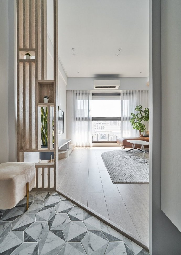 Entrance + guest dining kitchen integrated design, 89 square meters ...