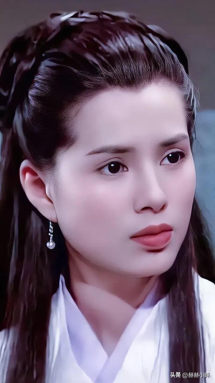 Li Ruotong is bright and beautiful, Liu Yifei is as beautiful as a ...