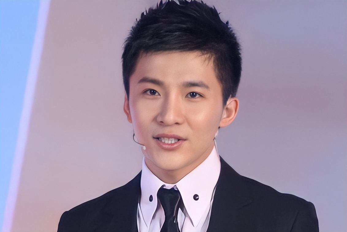 At the age of 32, he fell from the 8th floor and died. He was known as ...