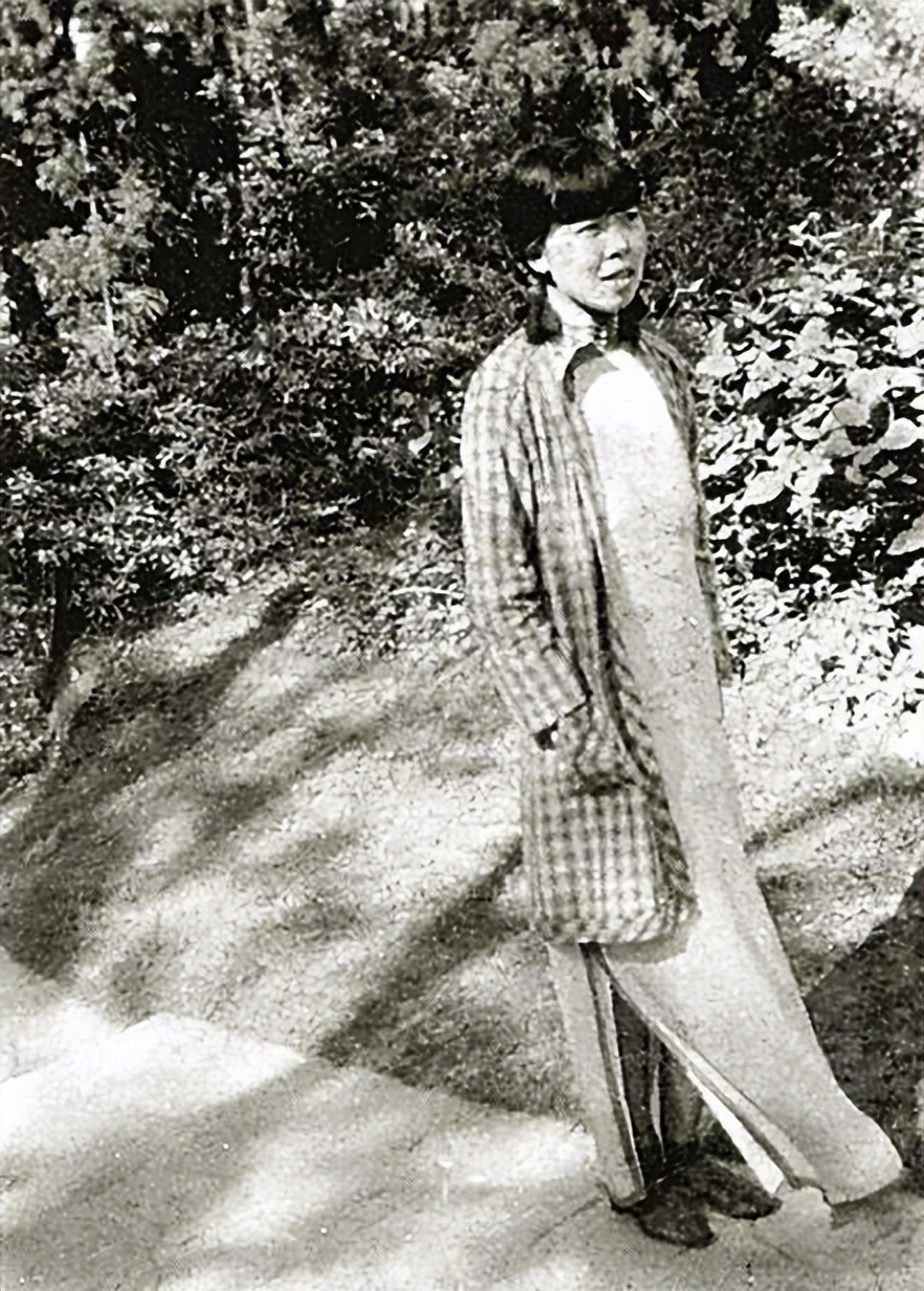 Xiao Hong: He left a will before his death and wanted to be buried next ...