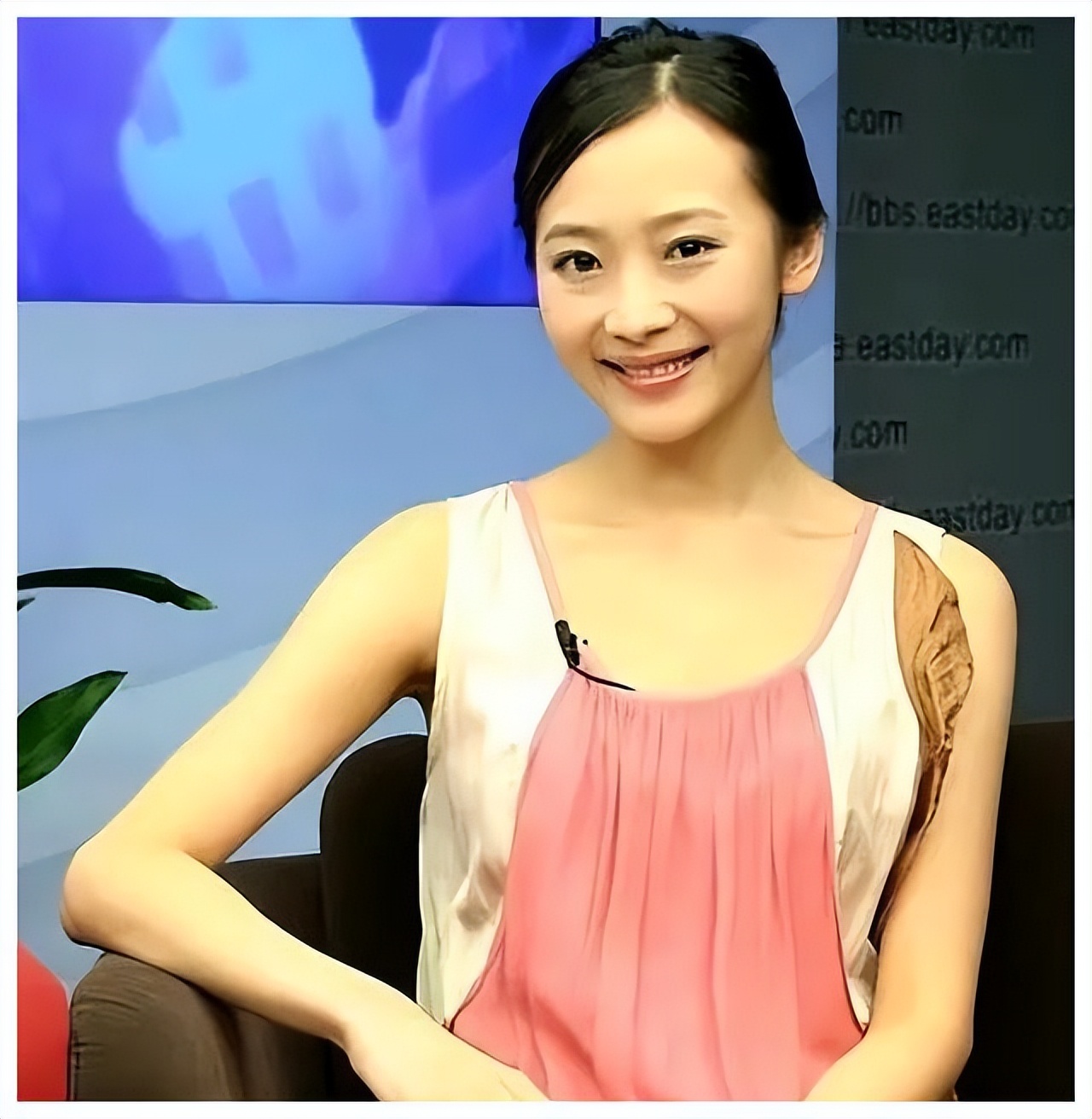 Qu Zha Zha: Married to the down-and-out Huang Haibo, became popular ...