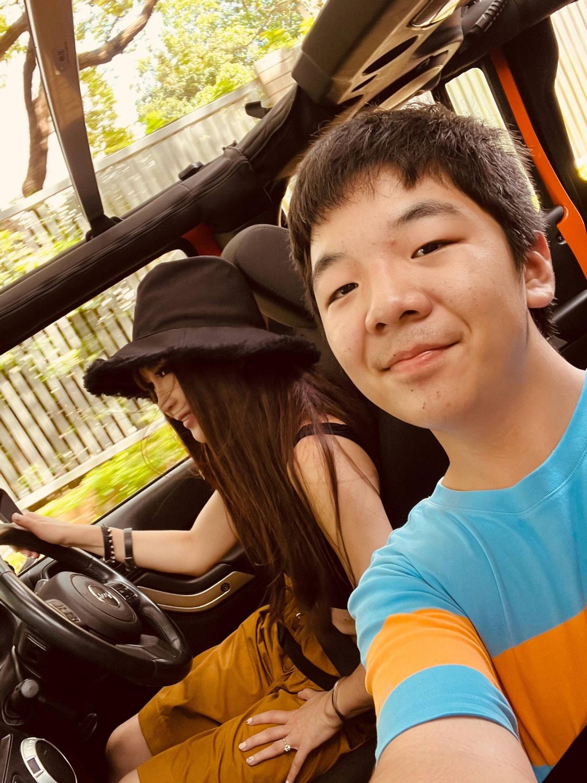 Wen Bixia took photos to celebrate her husband's birthday. The two have ...