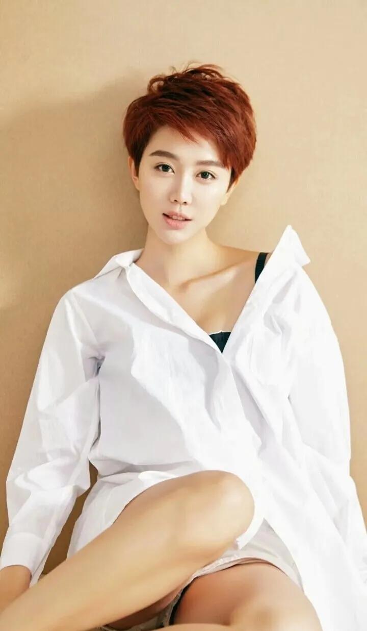 Celebrity Photo Album "Jiang Yan" - iMedia