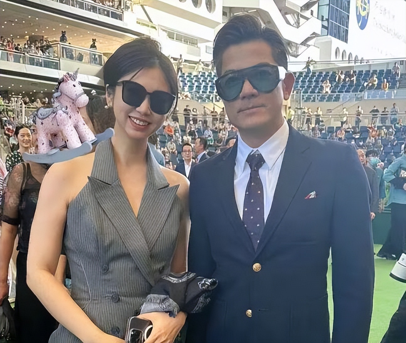 Aaron Kwok was met by chance while watching a horse race, and was ...