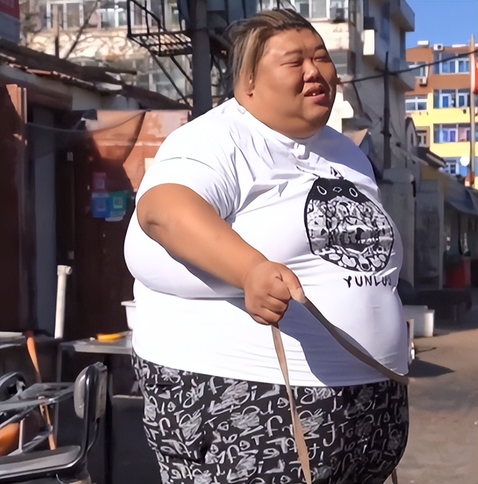 The fat monkey boy regained weight after losing 200 catties! Walking ...