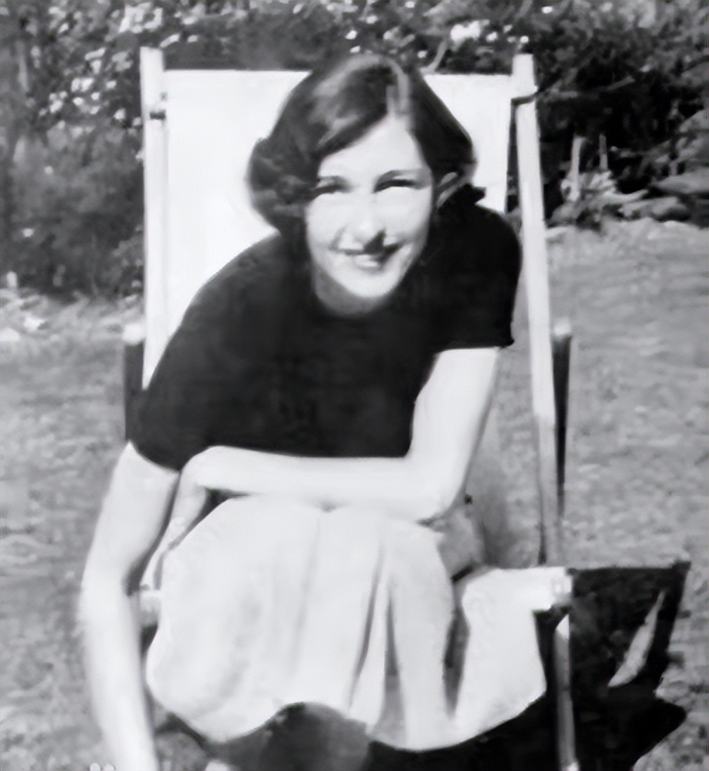 Cynthia, an American female spy, sold her body in exchange for ...