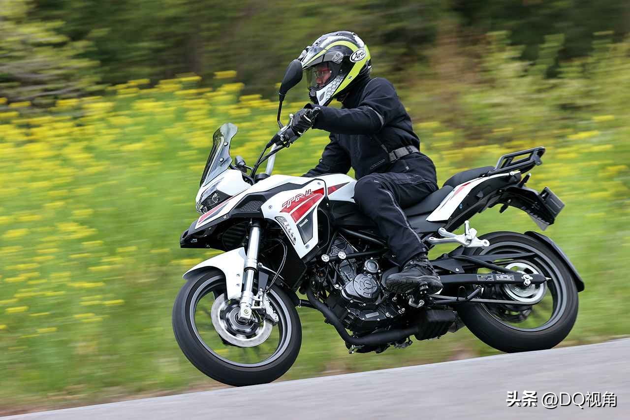 Small-displacement entry-level ADV motorcycle, single-cylinder water ...
