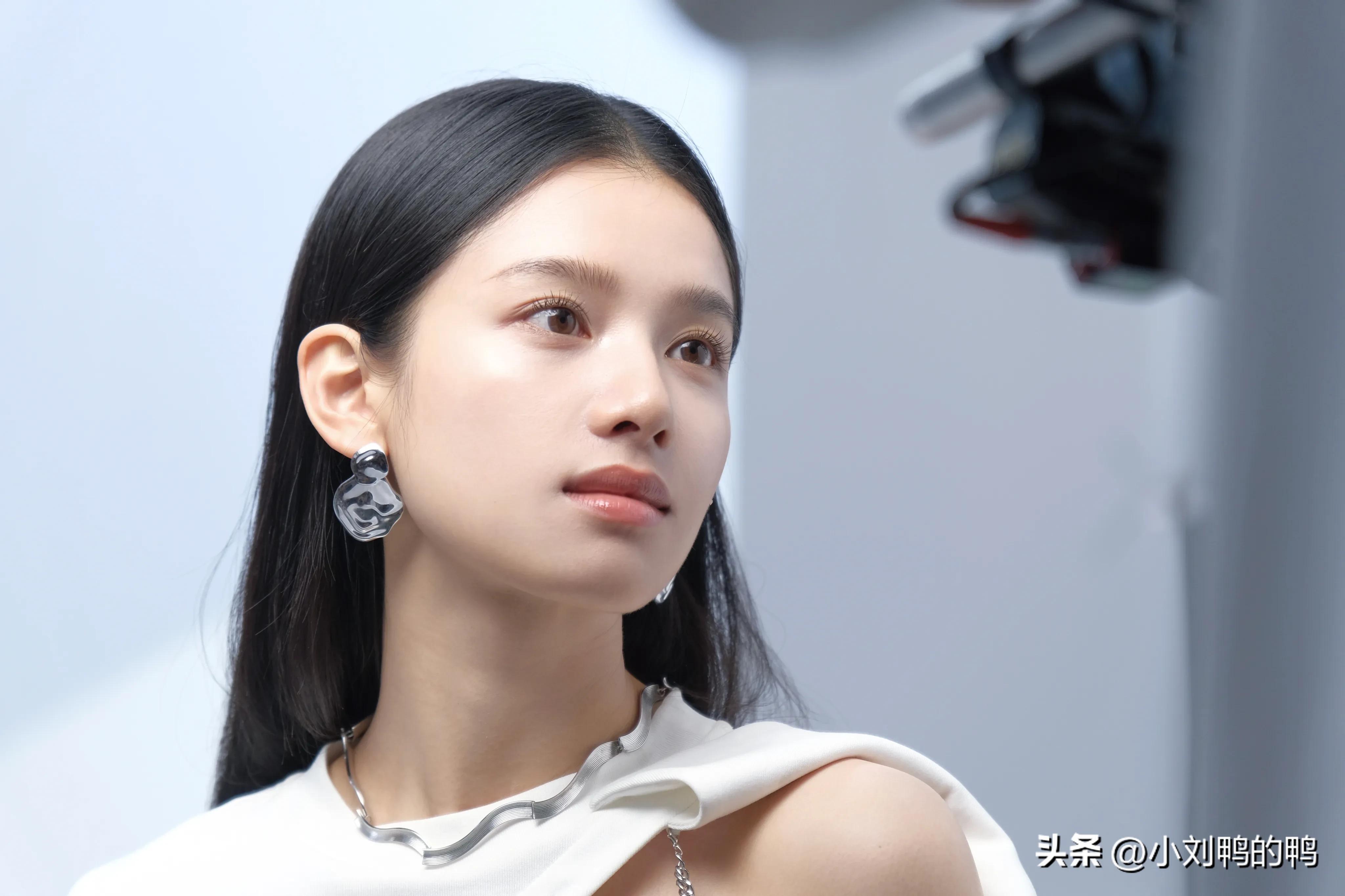 Zhang Jingyi - iNEWS