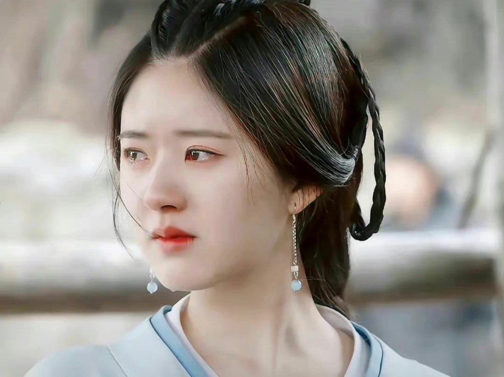 The director of "Bright Stars: The Moon Rising to the Sea" praised Zhao ...