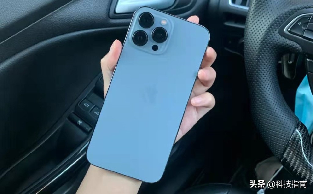 Two mobile phones cannot log in to one WeChat at the same time. Do you think it is possible for ...