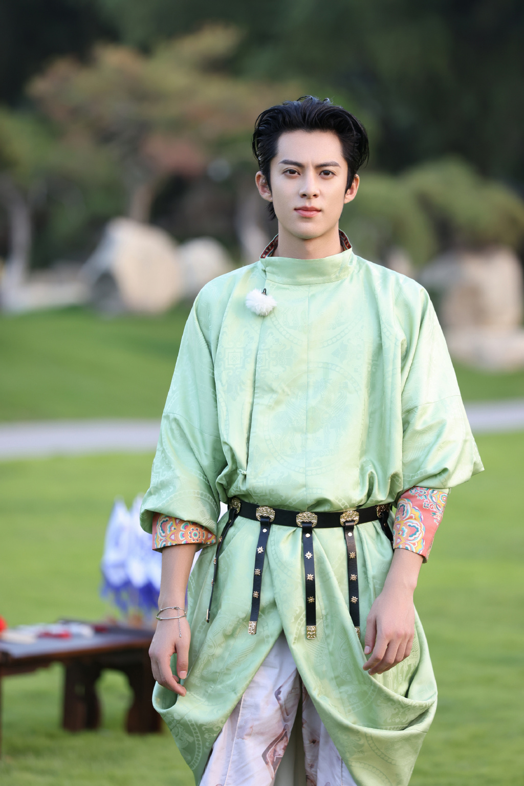 Wang Hedi's "Wan Juan Feng Ya Ji": Traveling through the prosperous ...