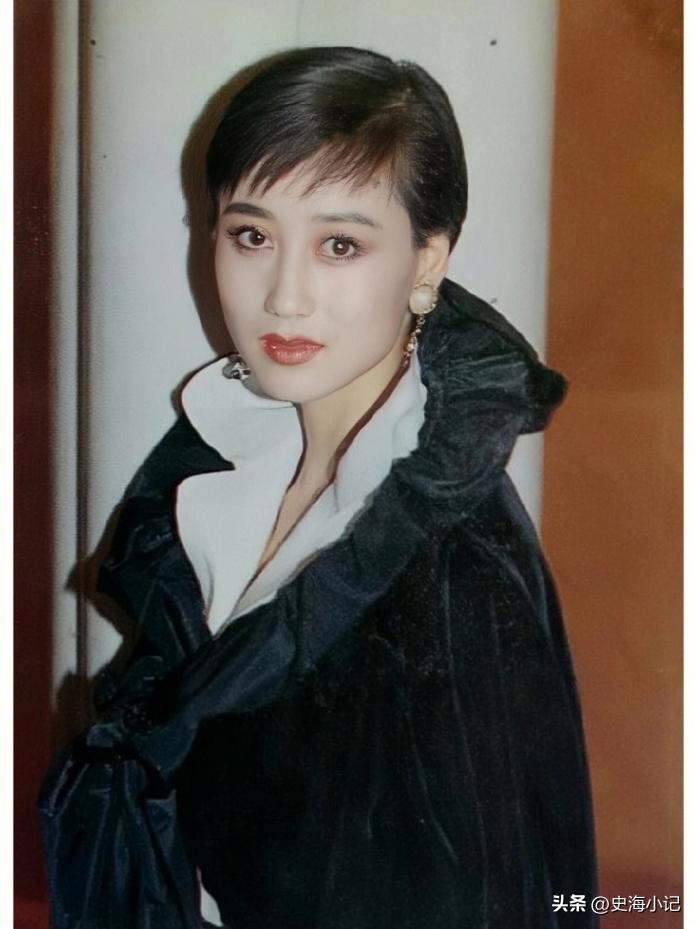 Jet Li posted a recent photo of his wife, 61-year-old Li Zhi is aging ...