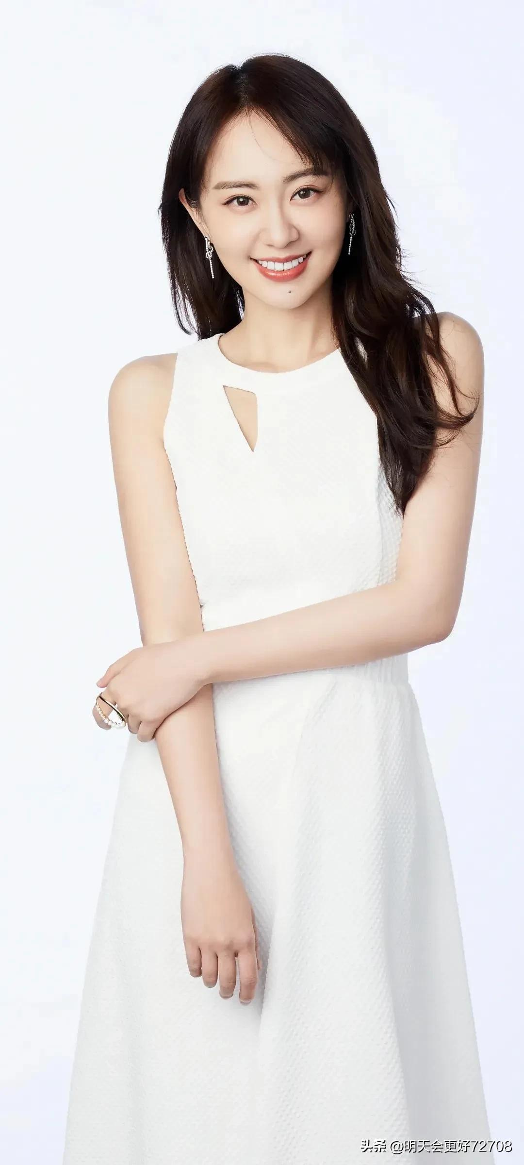 Sexy and charming Sun Yaoqi - iMedia