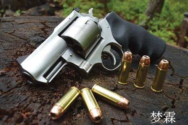 The world's largest caliber short barrel revolver: American "Alaskan ...