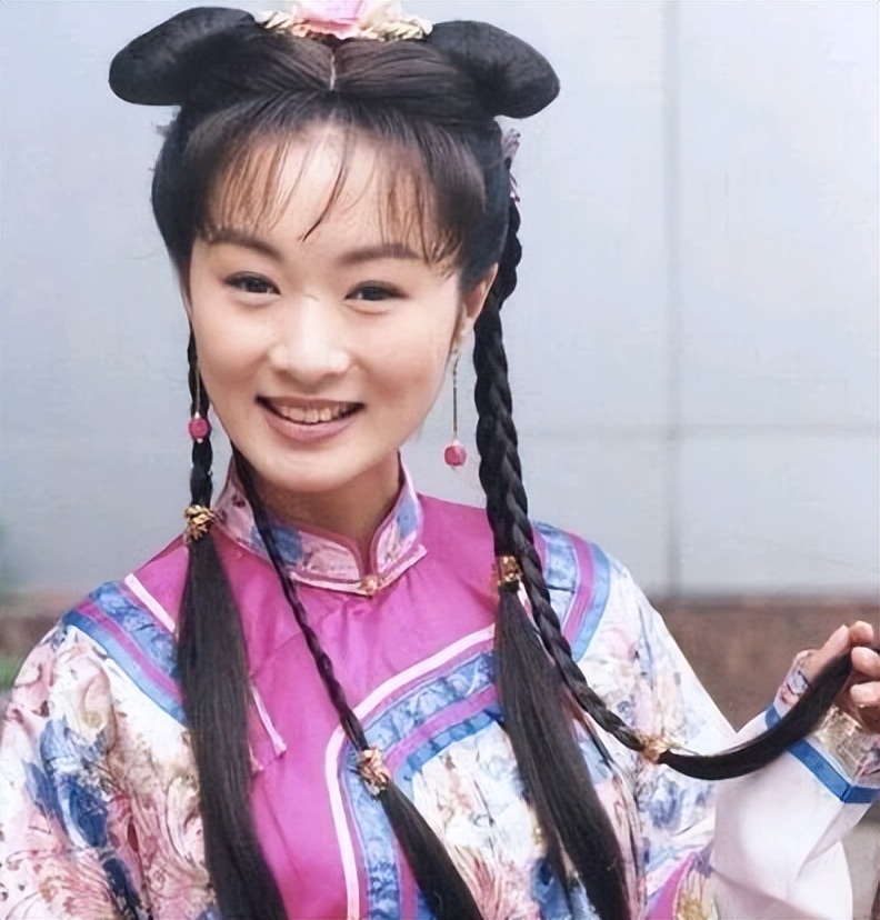 The goddess "Alyssa Chia" can't bear the past: when three godfathers ...