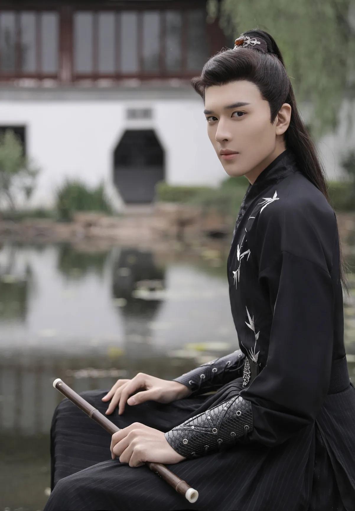 Wang Zihao Mikael is super handsome no matter ancient or modern - iNEWS