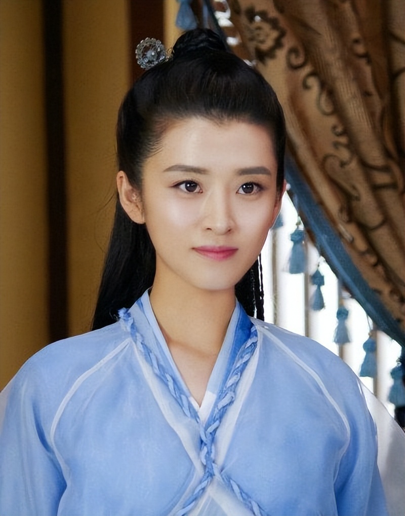 Li Ruojia, the goddess of temperament, used to be the school girl of ...