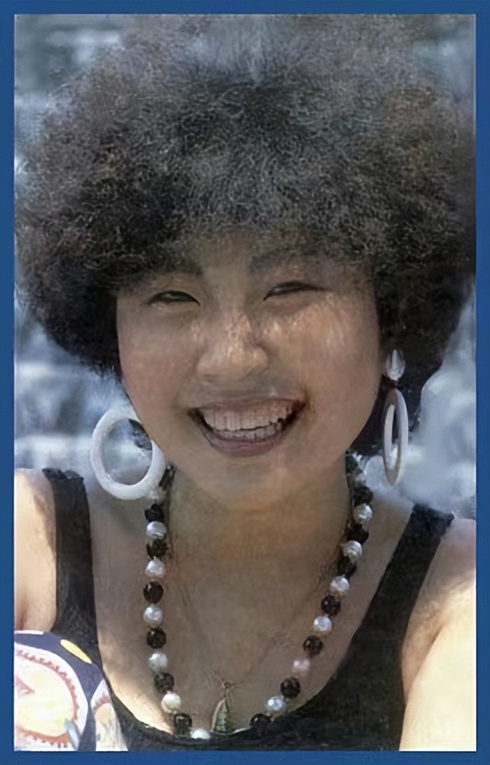 Watching the "Queen of Disco" Zhang Qiang 35 years later, did I know ...