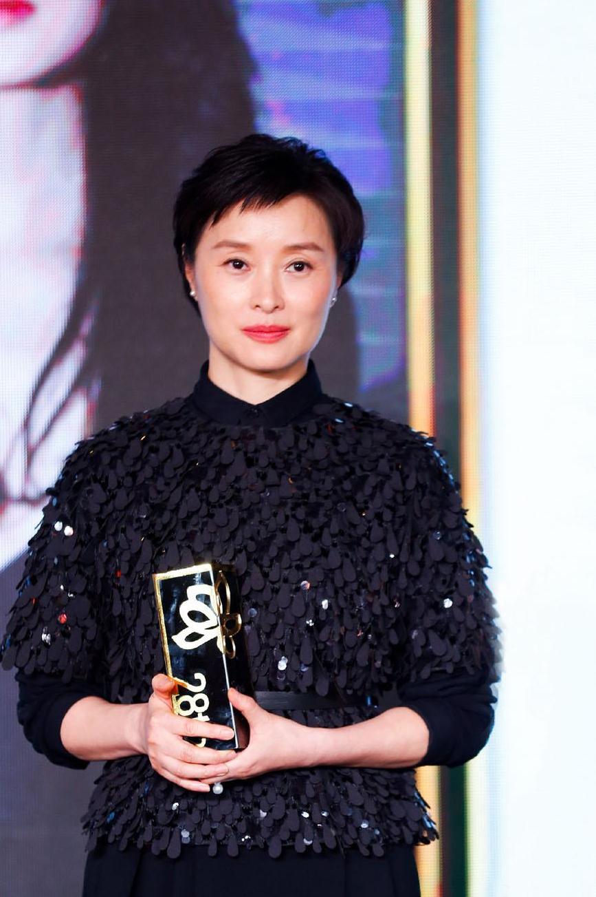 "Magnolia Award" Wu Yue: Installing a home elevator for her stroke ...