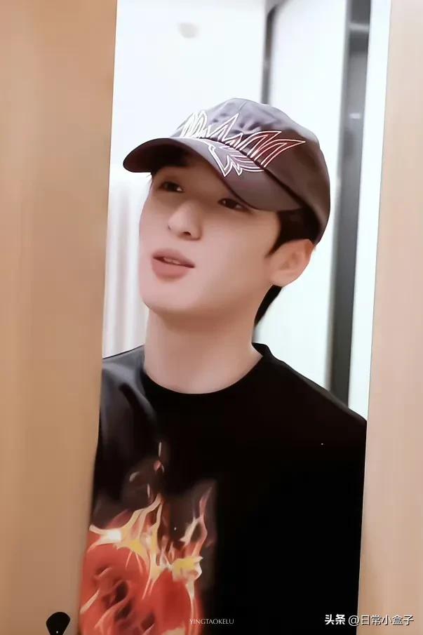 Yan Haoxiang is invincible without makeup! The magnetic smile and the ...