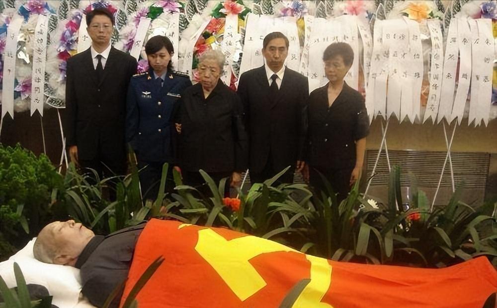 Hua Guofeng's widow, Han Zhijun: insisted on cycling to and from get ...