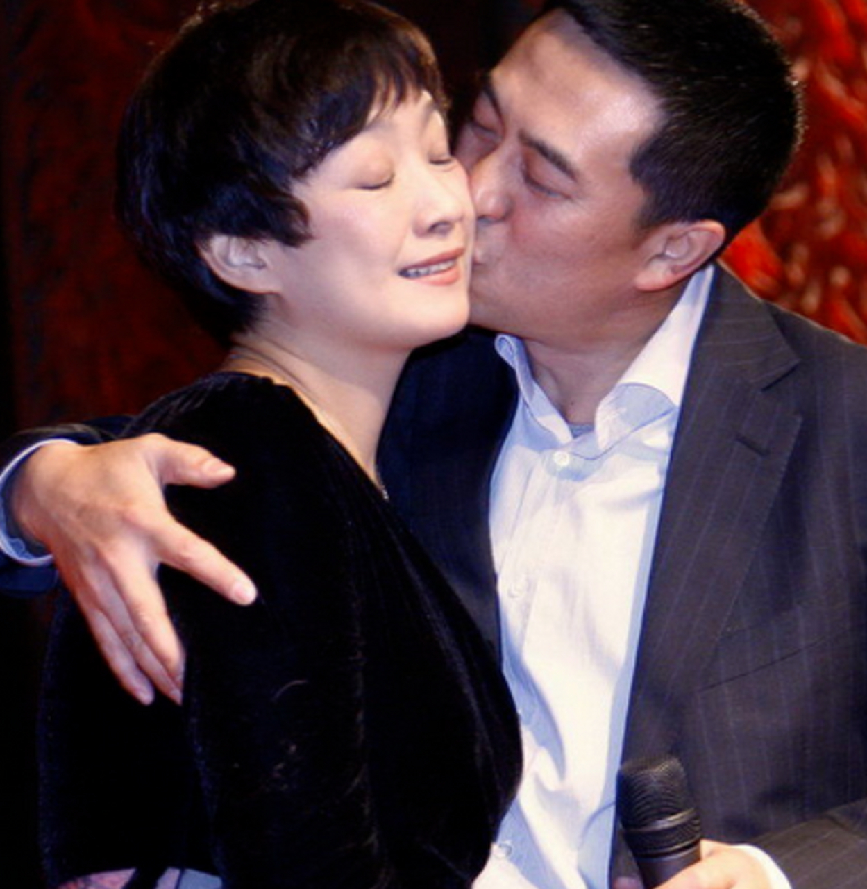 In 2018, Wang Haiyan issued an article: The marriage of many years is in a mess, a paper ...