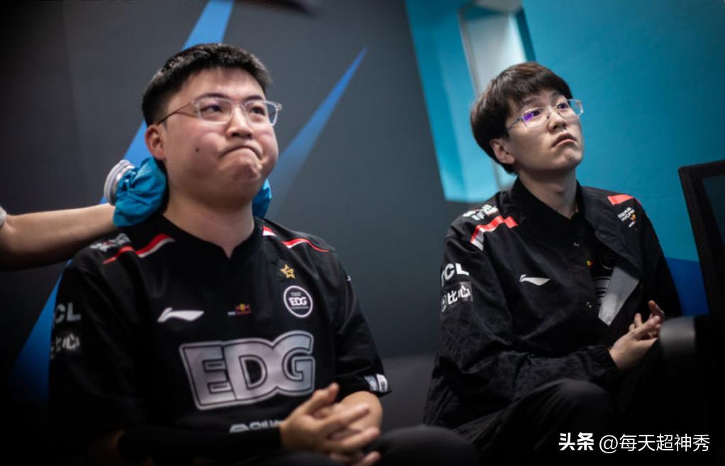 EDG對決LGD，朱開暫別舞台，Smlz為Fofo發聲 - 頭條匯
