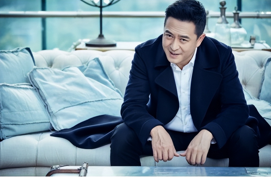 Translated by Zhang Jia: Called a "soft rice boy" by his ex-wife ...