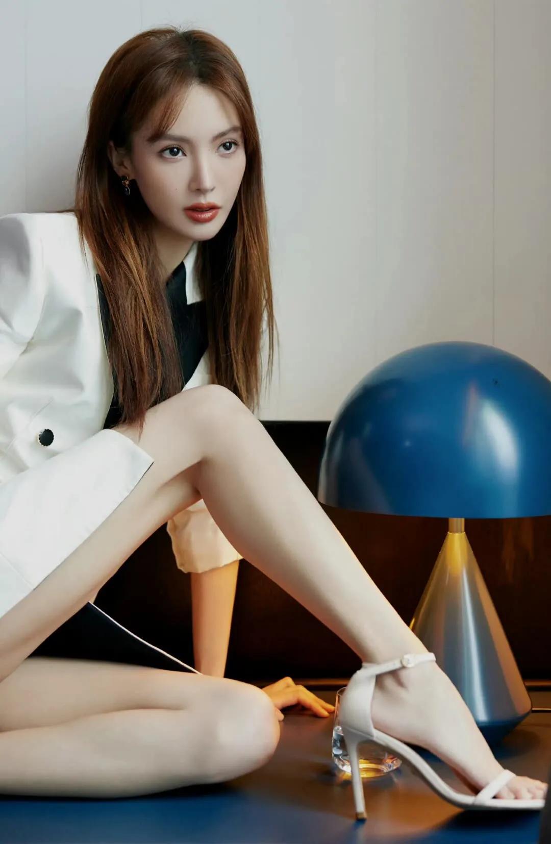 Jin Chen: The slightly raised corners of the mouth look naughty and charming - iMedia