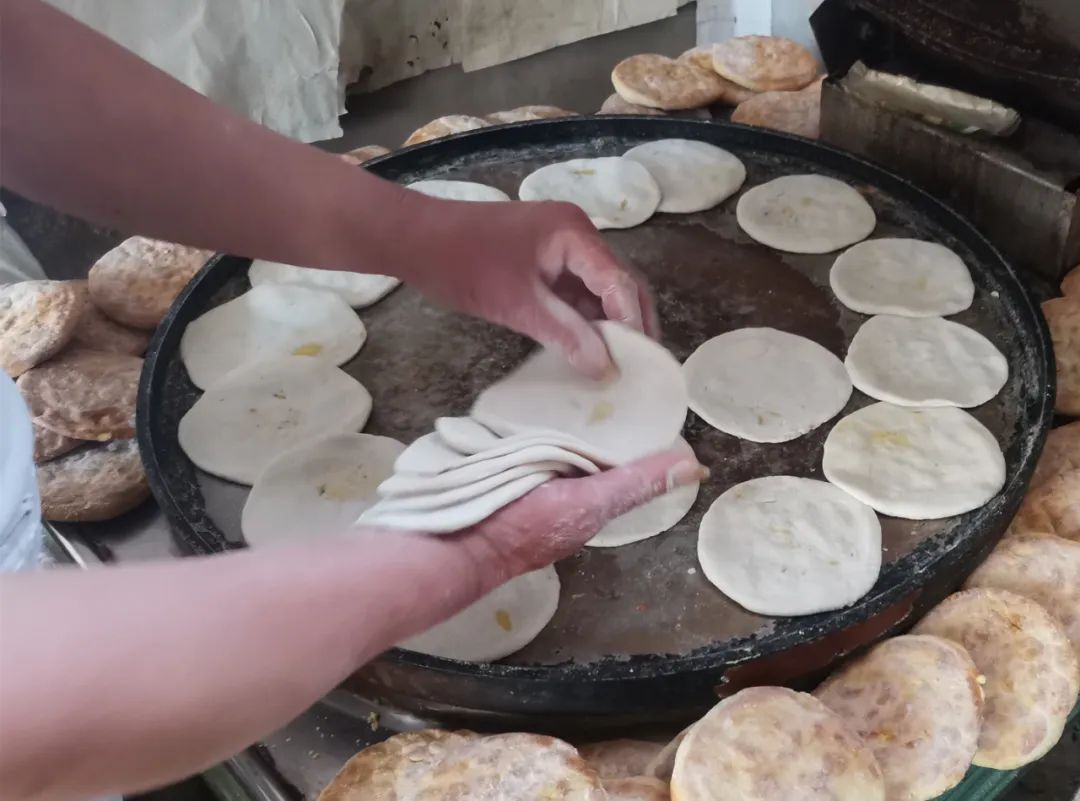 Wang Xiaofei: Sweet and Salty Pepper Cake - iNEWS