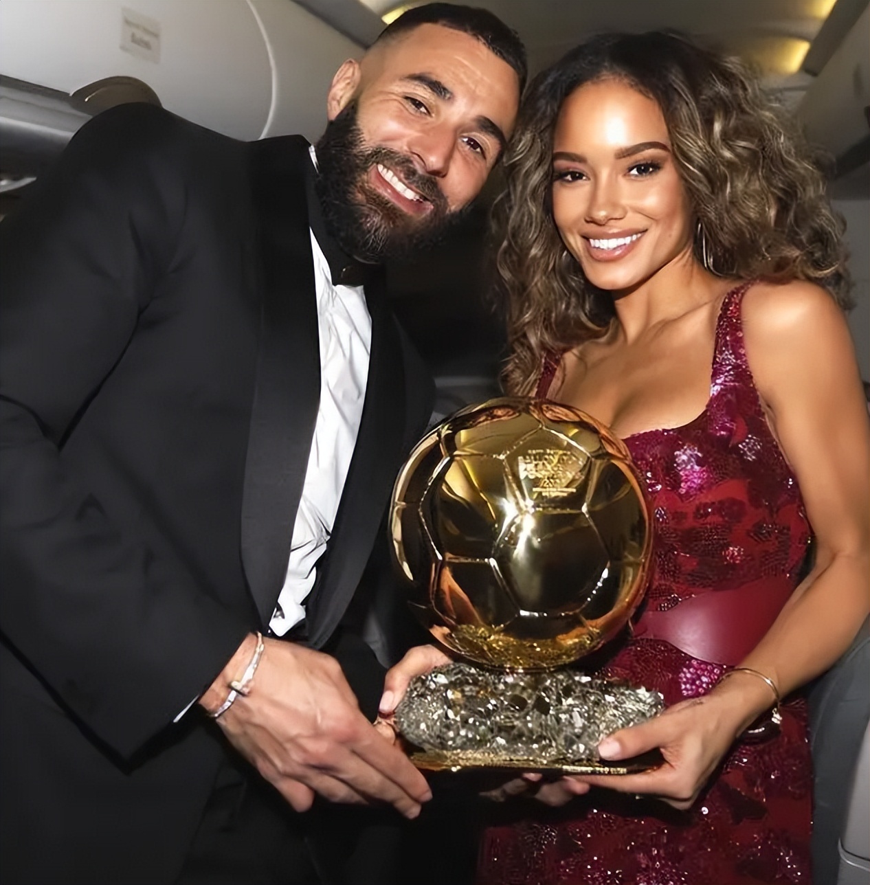 too messy!Benzema's girlfriend is pregnant again, has 4 children and 3 ...