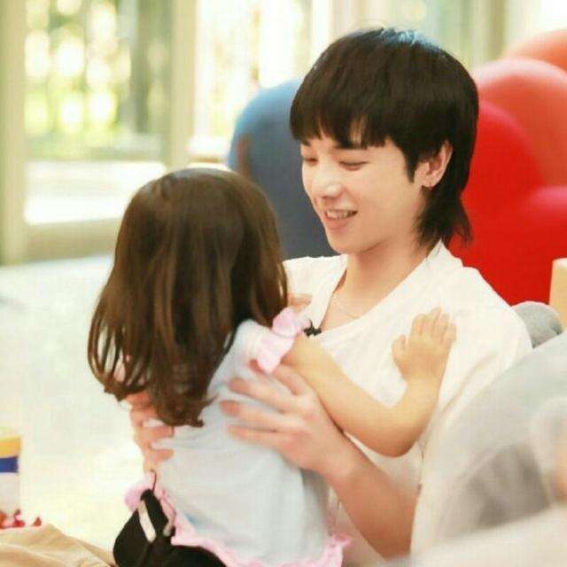 Hua Chenyu's program mentioned her daughter for the first time, and the way she called her was ...