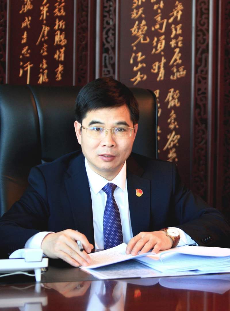 Li Mingxiao from the Beijing Banking and Insurance Regulatory Bureau ...