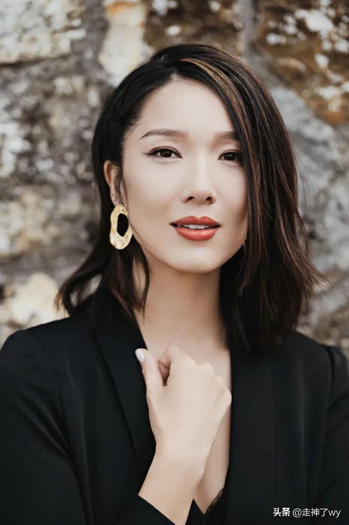 Star show of Chinese entertainment actress Li Yanan - iNEWS