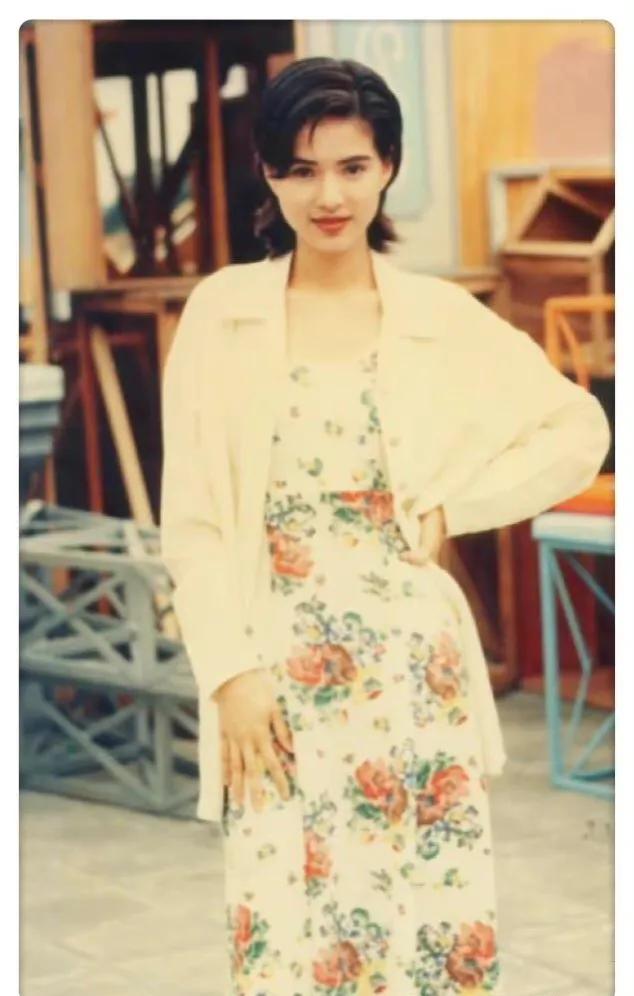 Li Ruotong in the 1990s - iNEWS