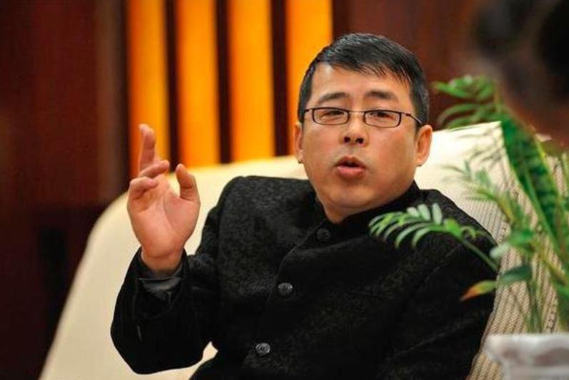 From "CCTV famous talker" to "foreign servant", the host Aqiu's ...