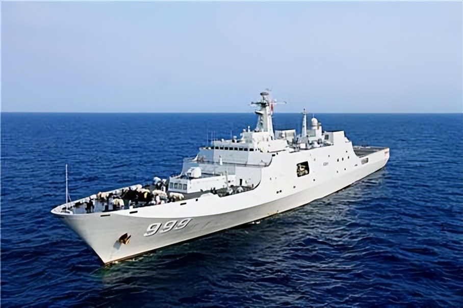 The Jinggangshan ship is fully loaded with weapons and headed for the ...