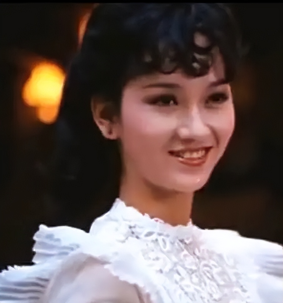 Zhao Yazhi: Remarried with two sons, her current husband and three sons ...